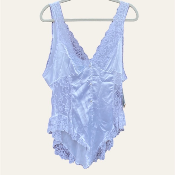American Vintage | Intimates & Sleepwear | Deadstock Vintage Silky Lace ...